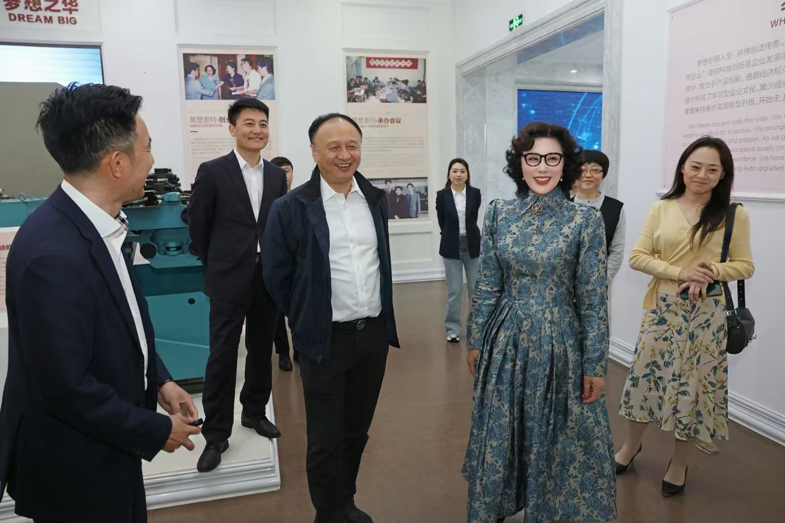 许涛书记一行走访校董单位万丰集团